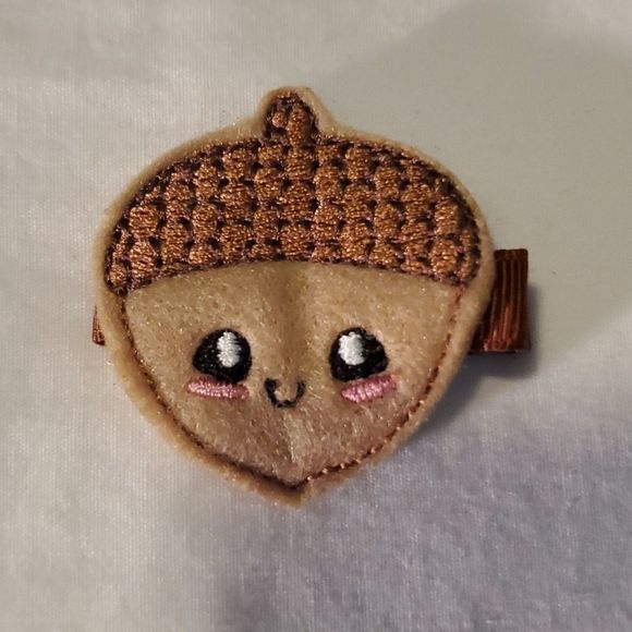 Yogi & Cecil's Boutique | Accessories | New Acorn Felt Hair Clippy ...